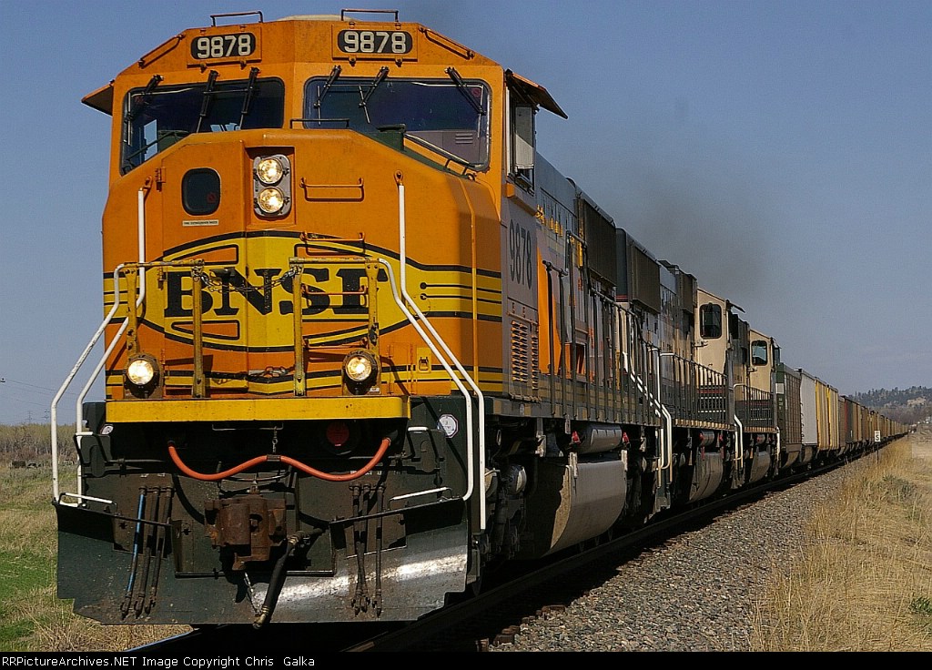 BNSF 9878W east of not at